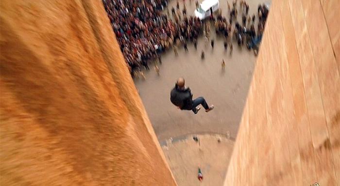 Islamic State Throws Man From A Building For His Alleged Homosexuality