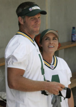 Retiring QB Brett Favre's favorite victory: Wife survives cancer, aided ...