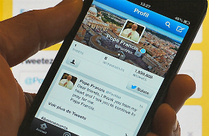 Pope Francis attracts record breaking number of Twitter followers en ...