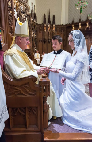 'I DO': High school teacher marries Jesus in wedding ceremony ...