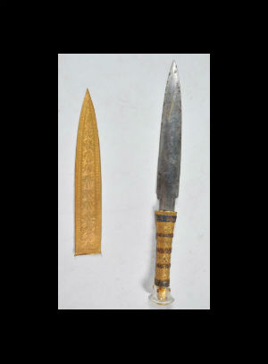 Egyptian kings reigned with weapons from space? New study reveals ...
