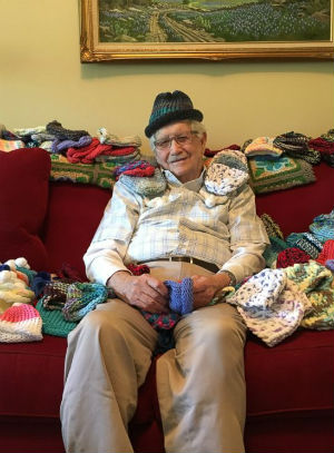 86-year-old cancer patient gives premature babies over 300 hand-knit ...