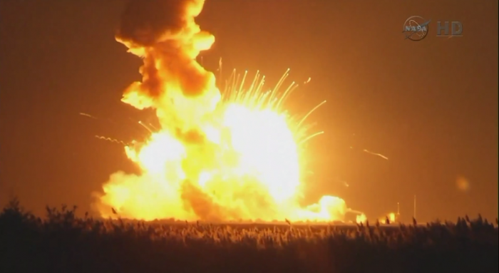 VIDEO: Antares rocket launch fails with fire and smoke - U.S. News ...